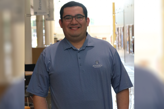 Advice for First-Generation Students: Roberto Aragon – Welcome to Jag ...